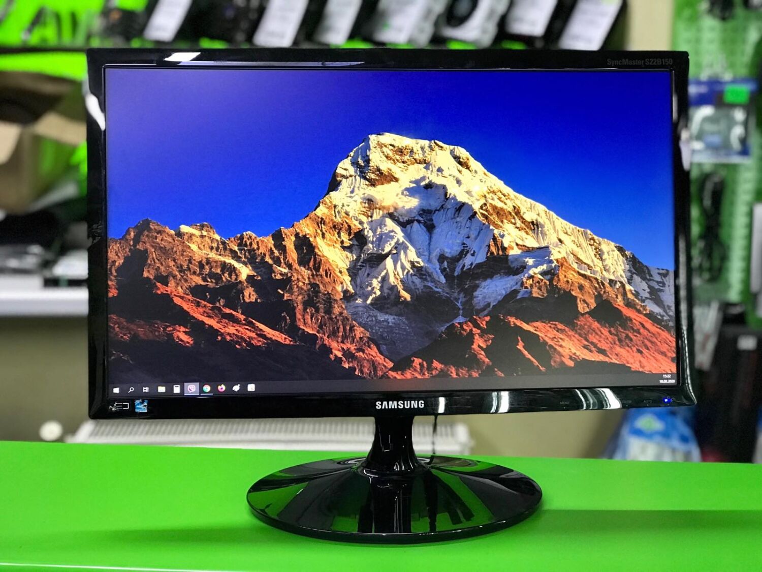 Купить монитор Samsung S22B300 с TN+film матрицей в Украине