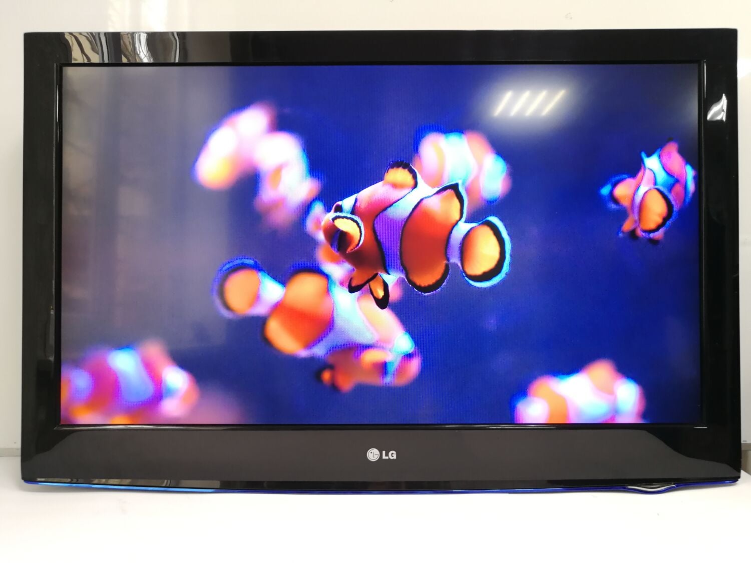 Телевизор LG 37LD420C / 37" (1920х1080) / 450 кд.м2 / 4 мс / 60 Гц ...