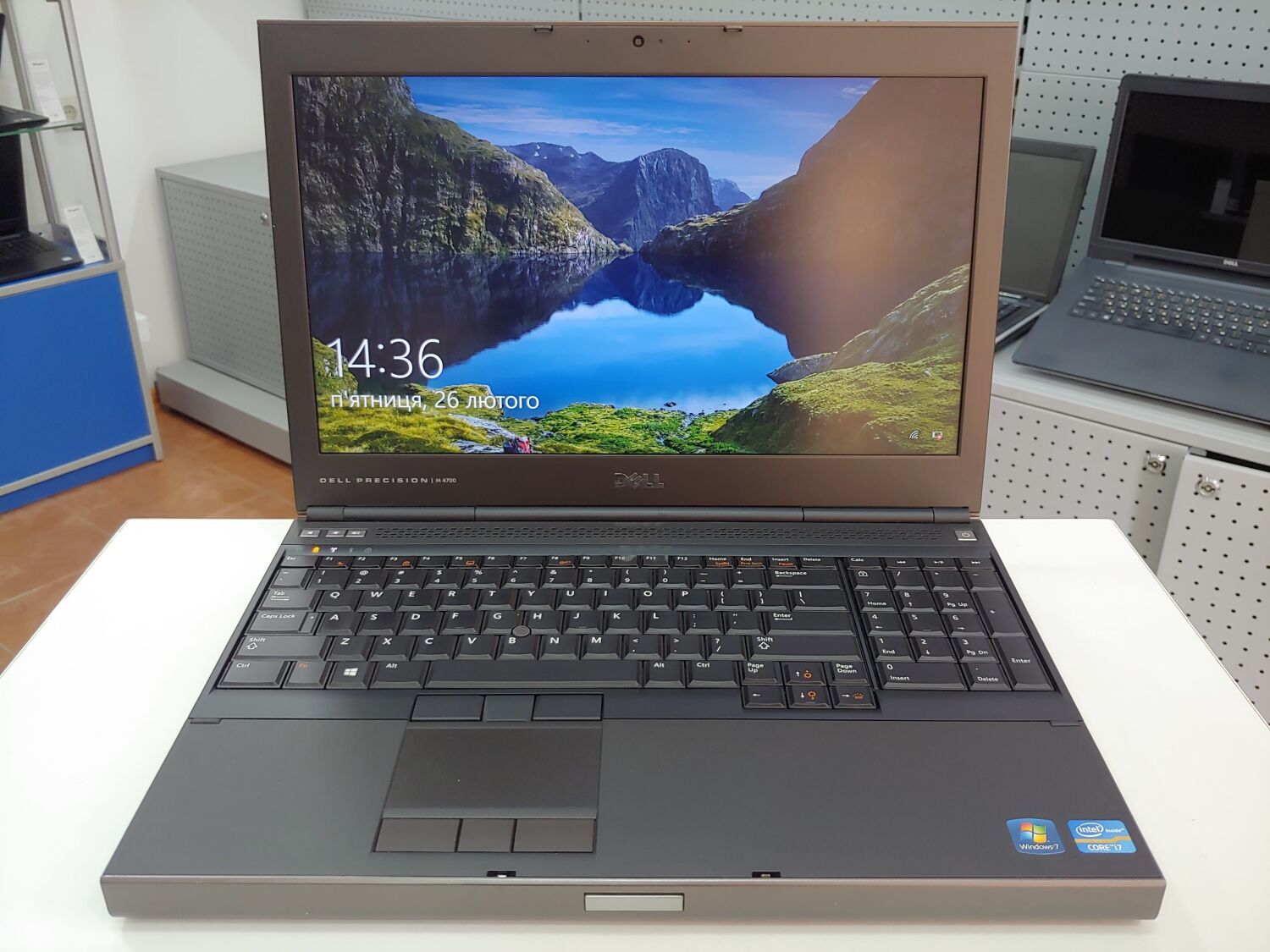 Dell Precision M4700 / 15.6" (1920x1080) TN / Intel Core i7-3840QM (4 ...