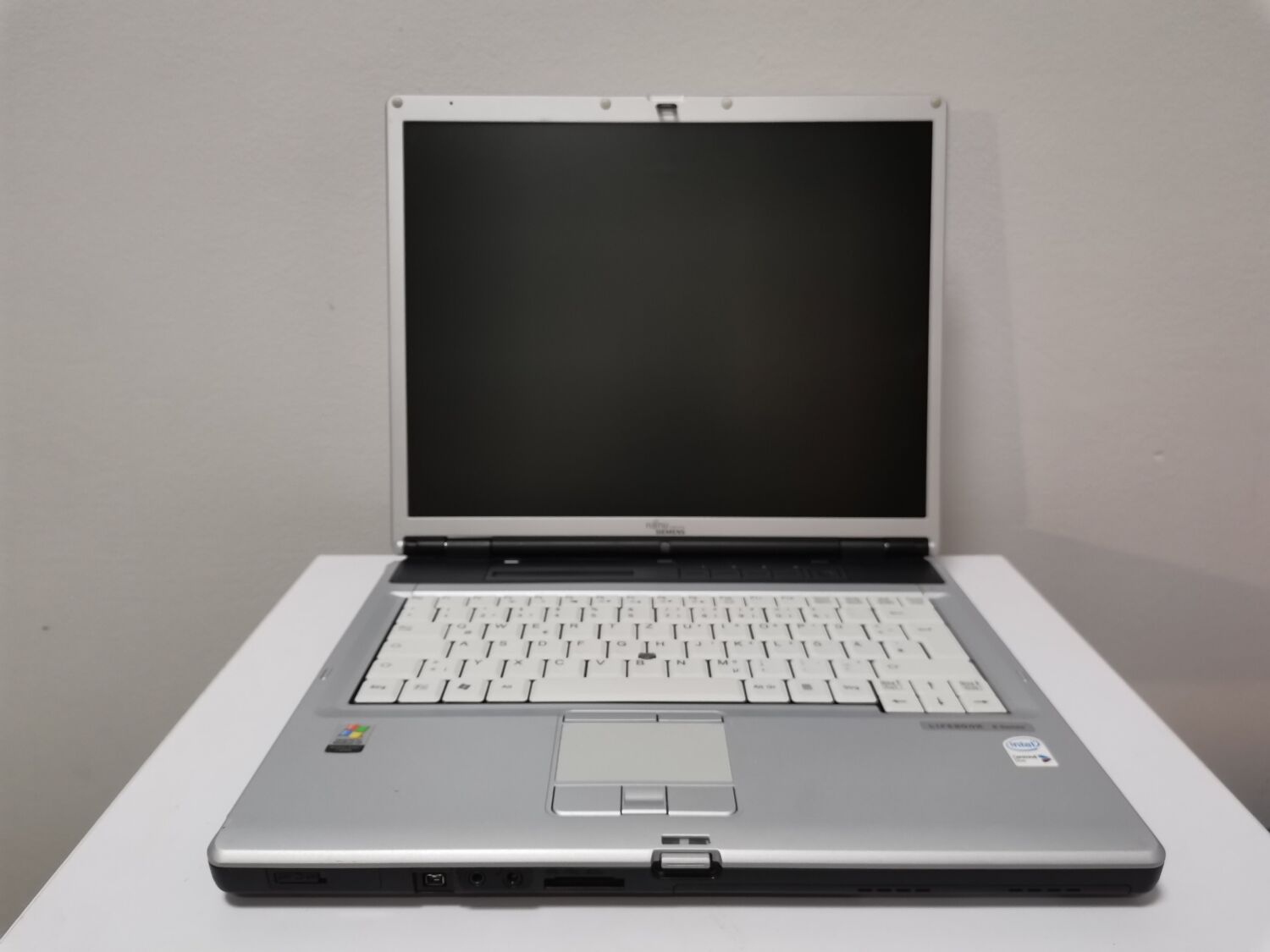Купить ноутбук Fujitsu LifeBook E8110 на базе Intel Core Duo T2300 и 3 ...