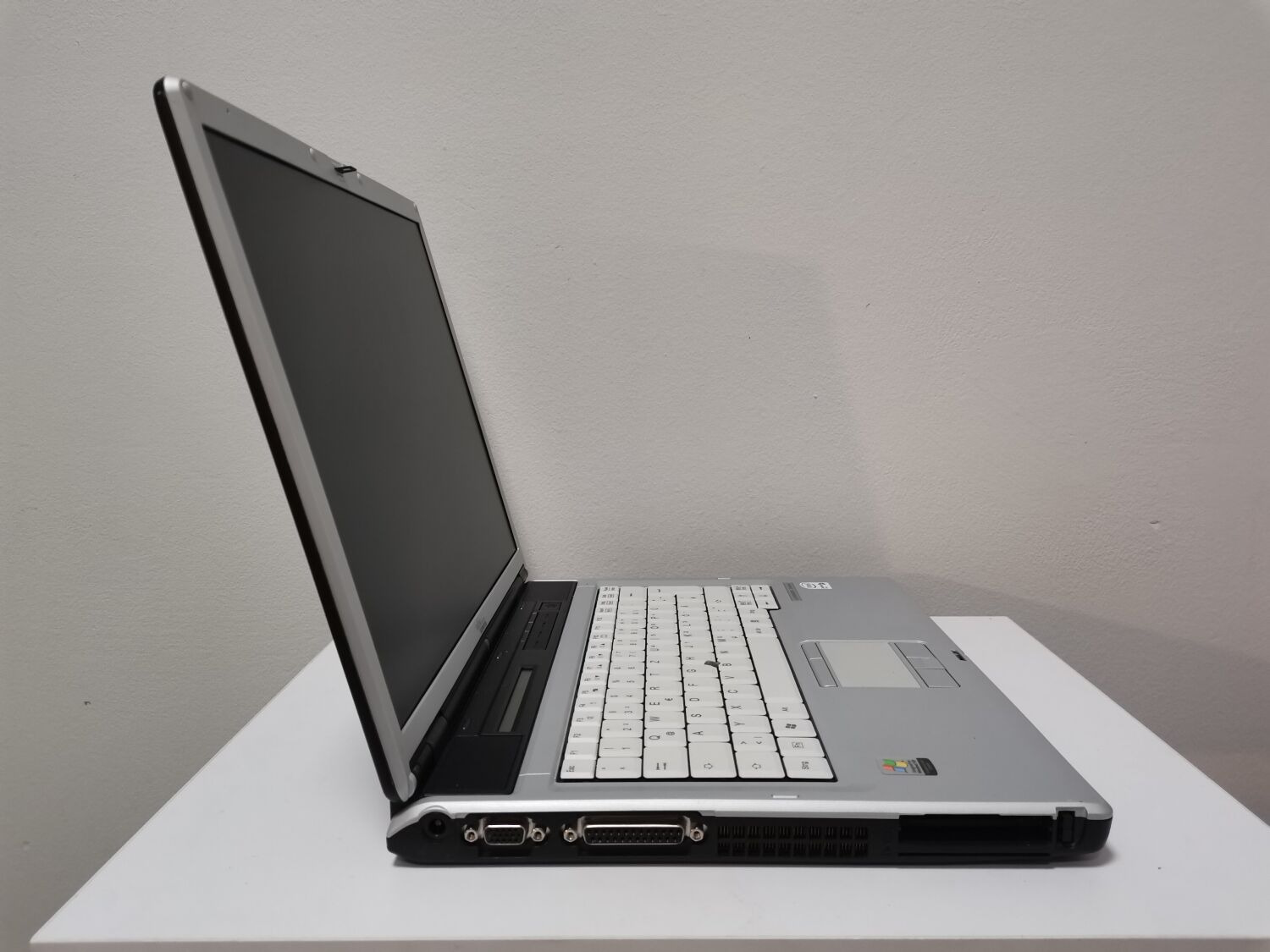 Купить ноутбук Fujitsu LifeBook E8110 на базе Intel Core Duo T2300 и 3 ...