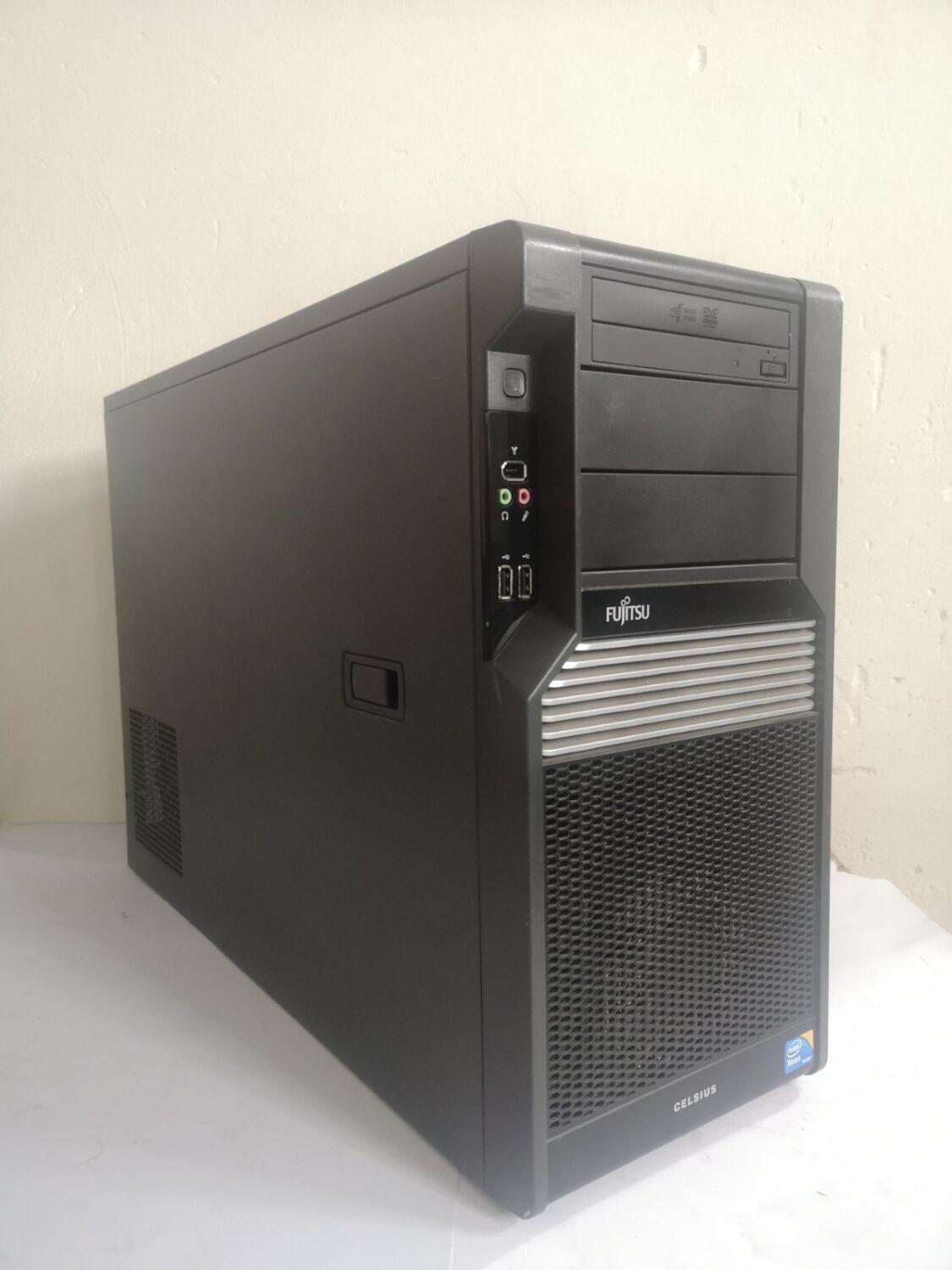 Купити робочу станцію Fujitsu Celsius R670-2 Tower на базі 2x Intel ...