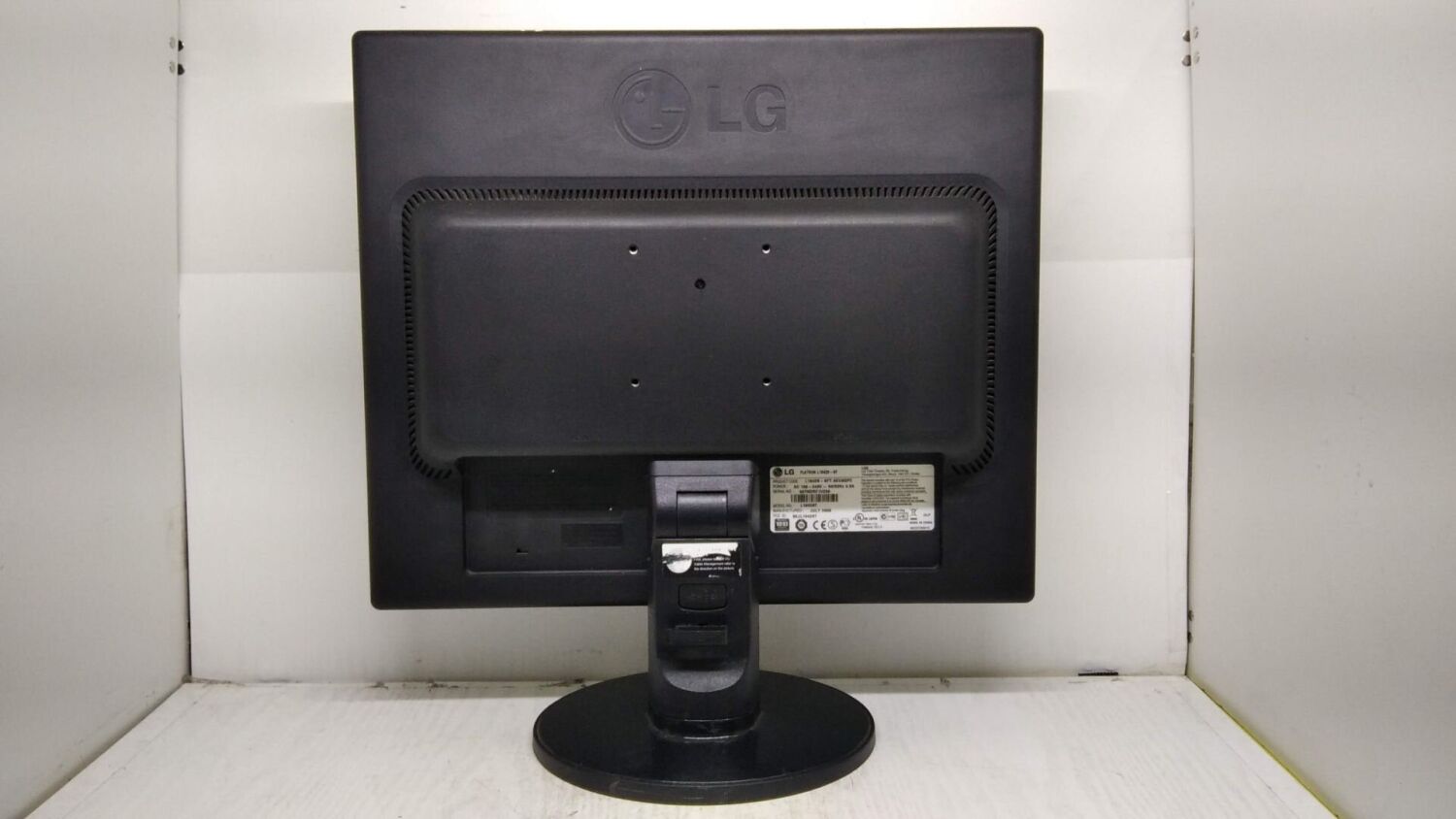 Купить монитор LG Flatron L1942S / 19" (1280x1024) TN / VGA / VESA ...