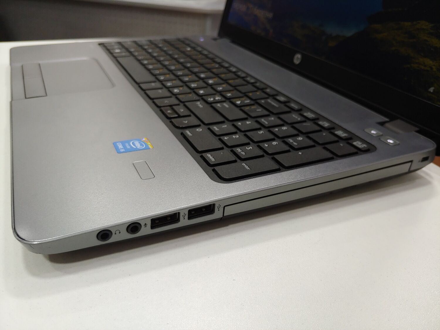 Уценка (Б-класс) - HP ProBook 450 G1 / 15.6" (1366x768) TN / Intel Core i5-4200M (2 (4) ядра по ...