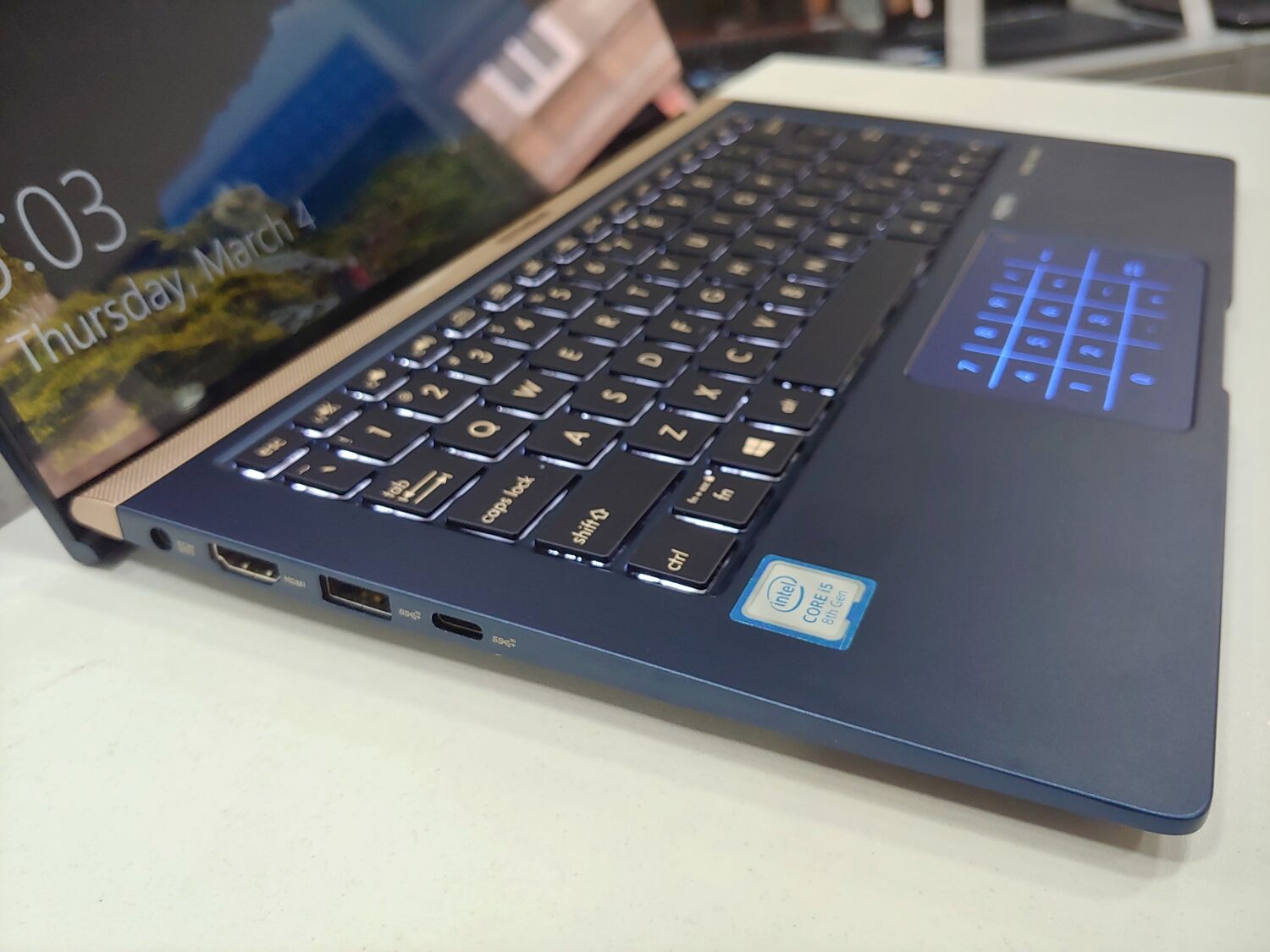 ASUS ZenBook UX333F / 13.3" (1920x1080) IPS / Intel Core i5-8265U (4 (8 ...