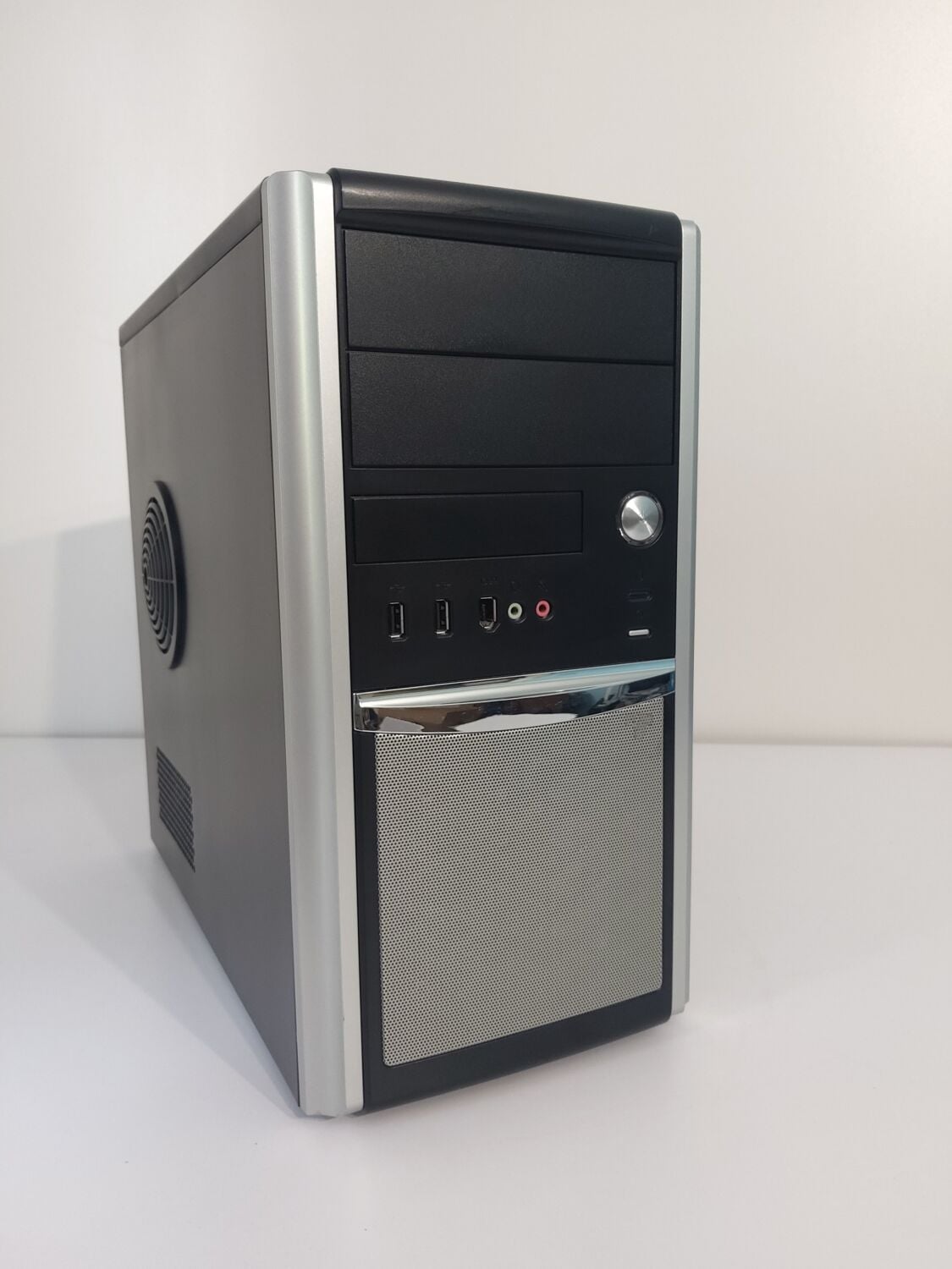 Купити комп'ютер Hyundai Pentino для роботи на базі процесора Intel Core i3