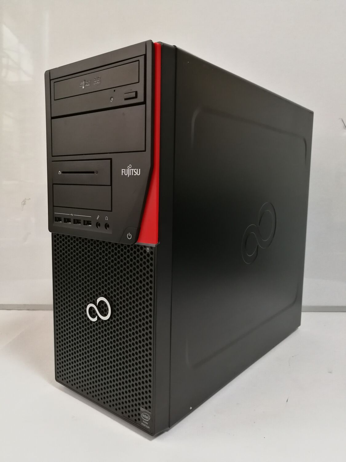 Fujitsu Esprimo P720 Tower / Intel® Core™ i3-4130 (2 (4) ядра по 3.4 GHz) / 8 GB DDR3 / 120GB ...