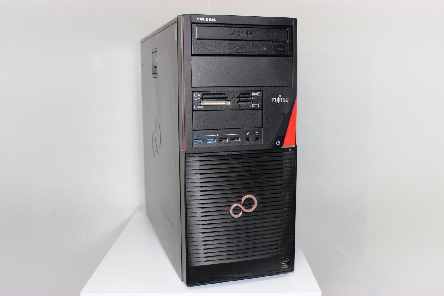 Купить сервер Fujitsu Celsius W530 Tower в Украине