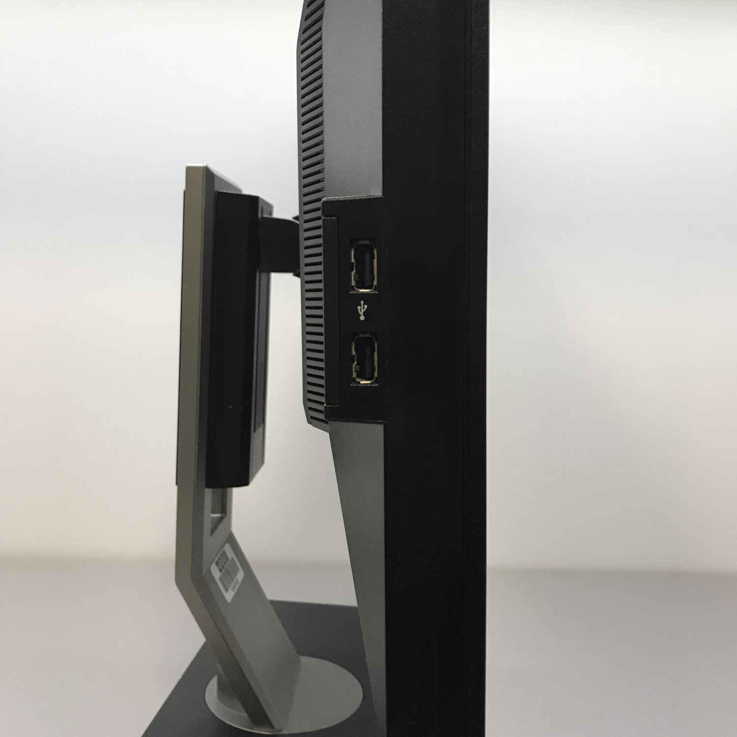 Купить монитор Dell P2210f в Украине