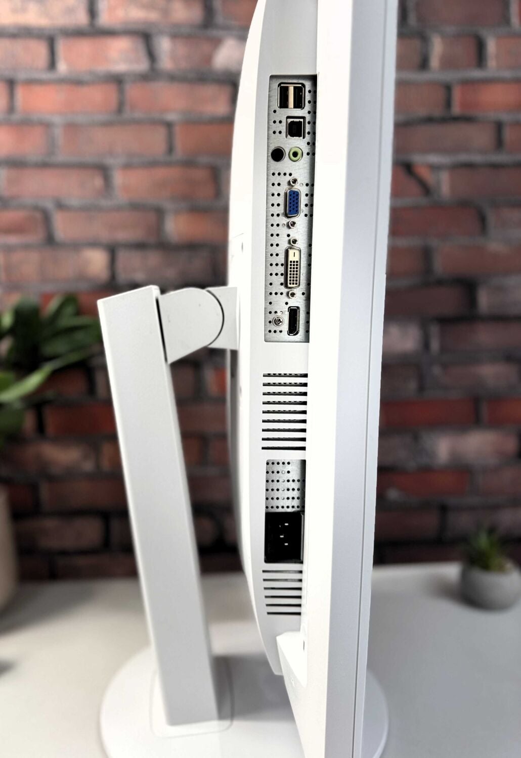 Купить монитор Fujitsu B24-8 TE Pro / 24" (1920x1080) IPS / VGA, DVI ...