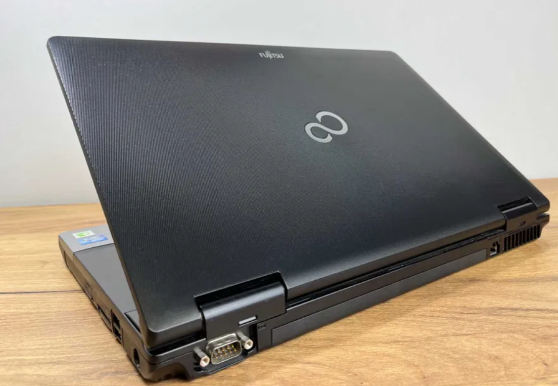 Купить ноутбук Fujitsu LifeBook E752 с экраном 15.6" (1600x900) TN на ...