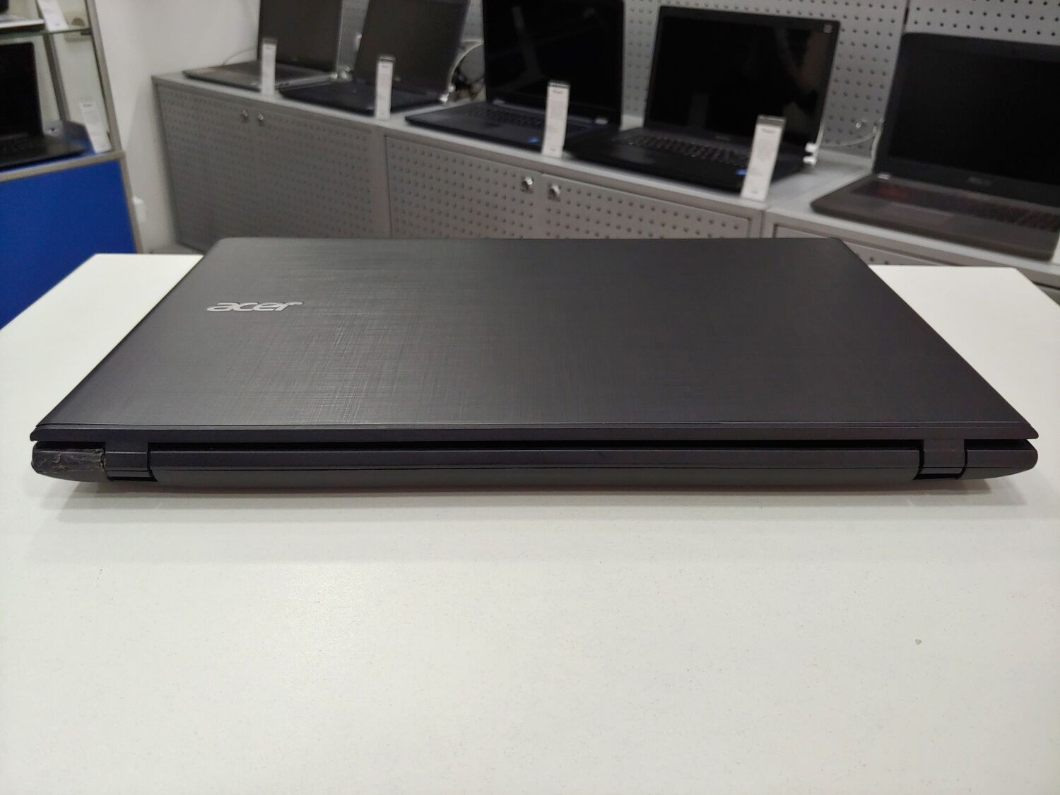 Ноутбук Acer Aspire E5-575T / 15.6" (1366x768) TN Touch / Intel Core i3-6006U (2(4) ядра по 2.0 ...