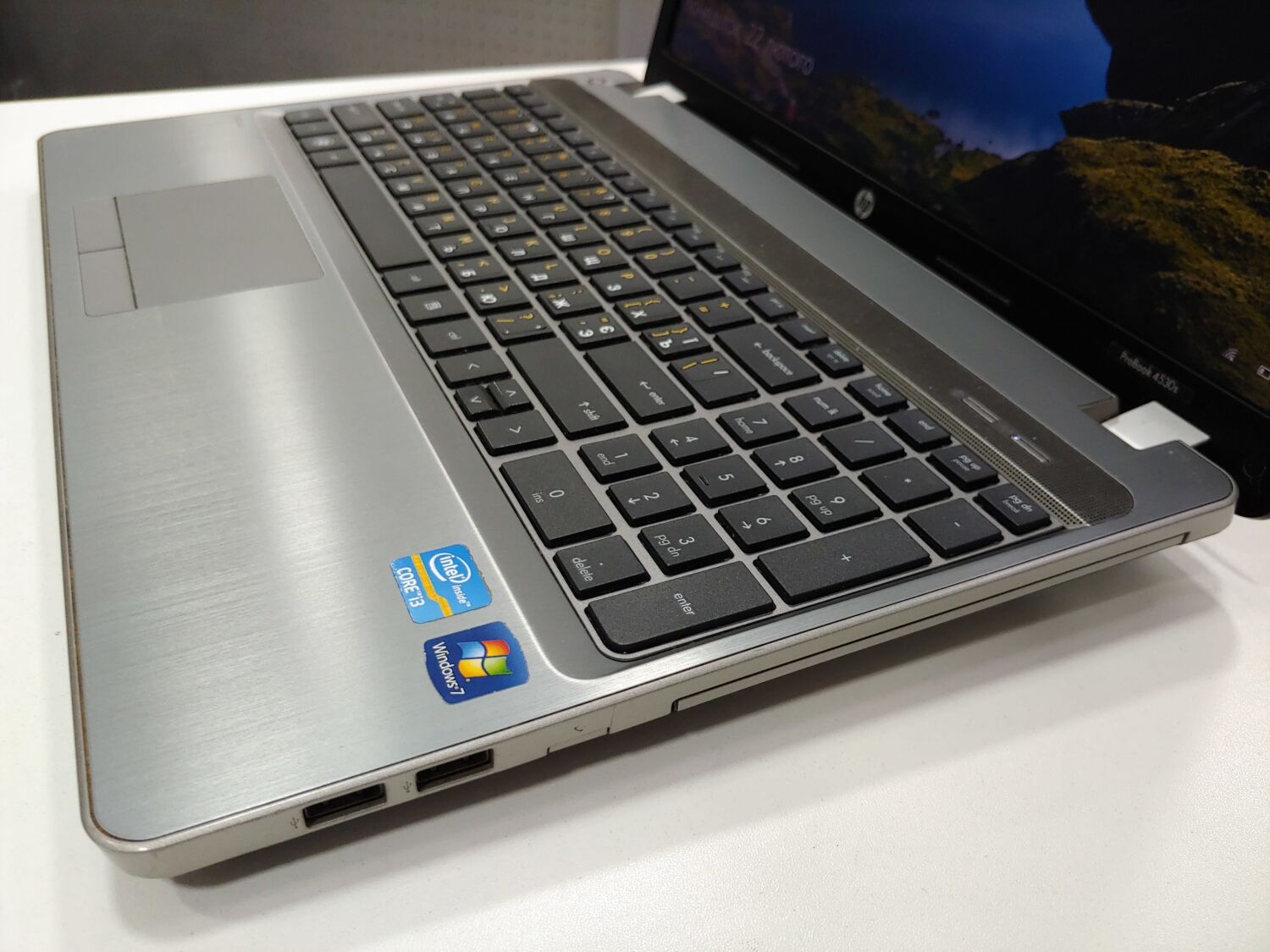 HP ProBook 4530s / 15.6" (1366x768) / Intel Core i3-2350M (2(4)ядра по ...