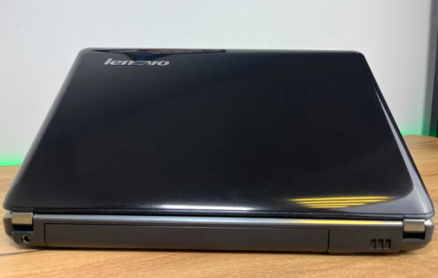 Купить ноутбук Lenovo IdeaPad Z360 13.3" (1366x768) TN на базе Intel ...