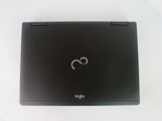 Купити ноутбук Fujitsu на базі процесора Intel Core i7 для роботи в Україні