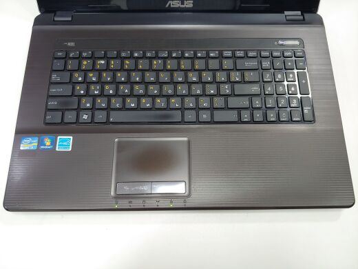 Asus K73E-BBR7 / 17.3" (1600x900) TN / Intel Core i3-2350M (2(4) ядра ...