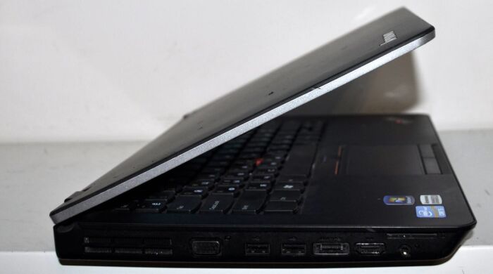 Lenovo ThinkPad Edge E420 / 14" (1366x768) TN / Intel Core i3-2350M (2 ...